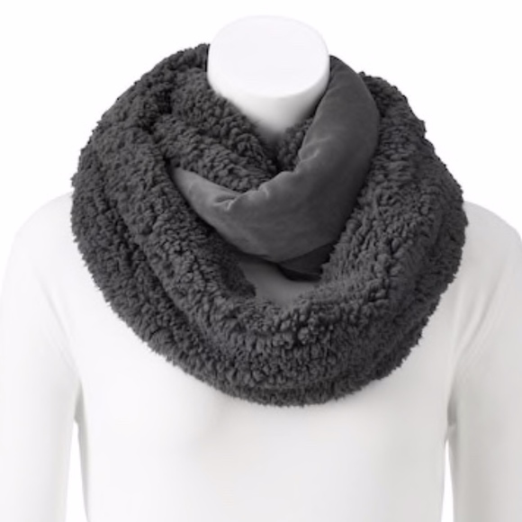 Cuddl Duds | Accessories | Cuddl Duds Scarf Sherpa Reversible Infinity ...
